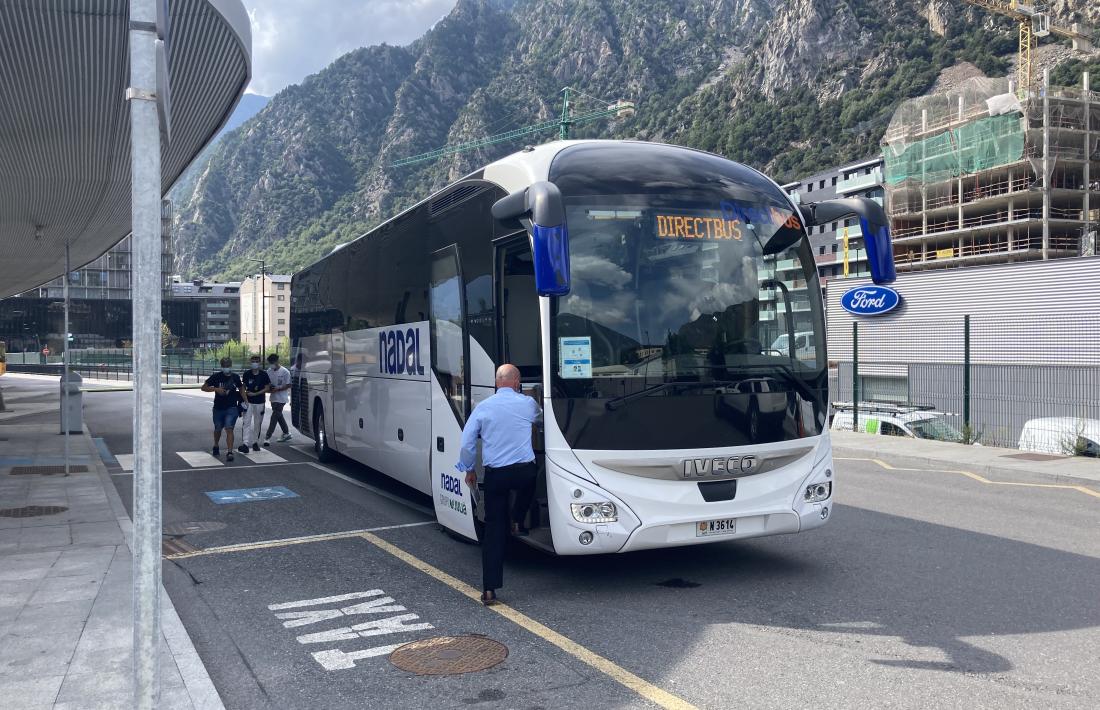 Direct Bus dobla les freqüències a Barcelona i confia en la recuperació ...