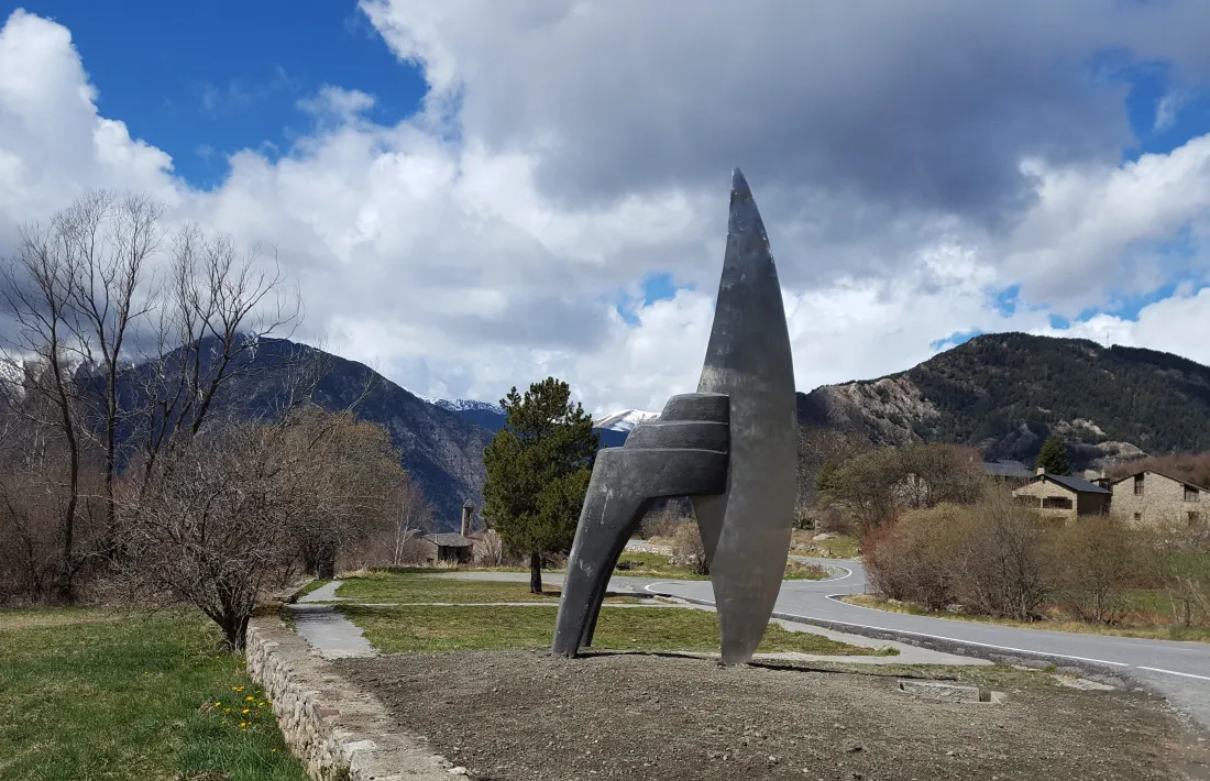 El comú enjardina l’entorn de la destral de Cerdà al camí de la Closa d ...